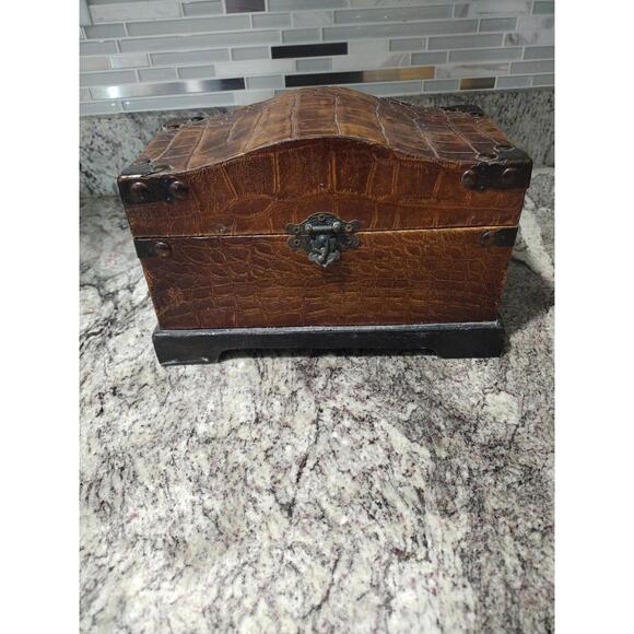 Other | Vintage Wooden Box Alligator Skin | Poshmark